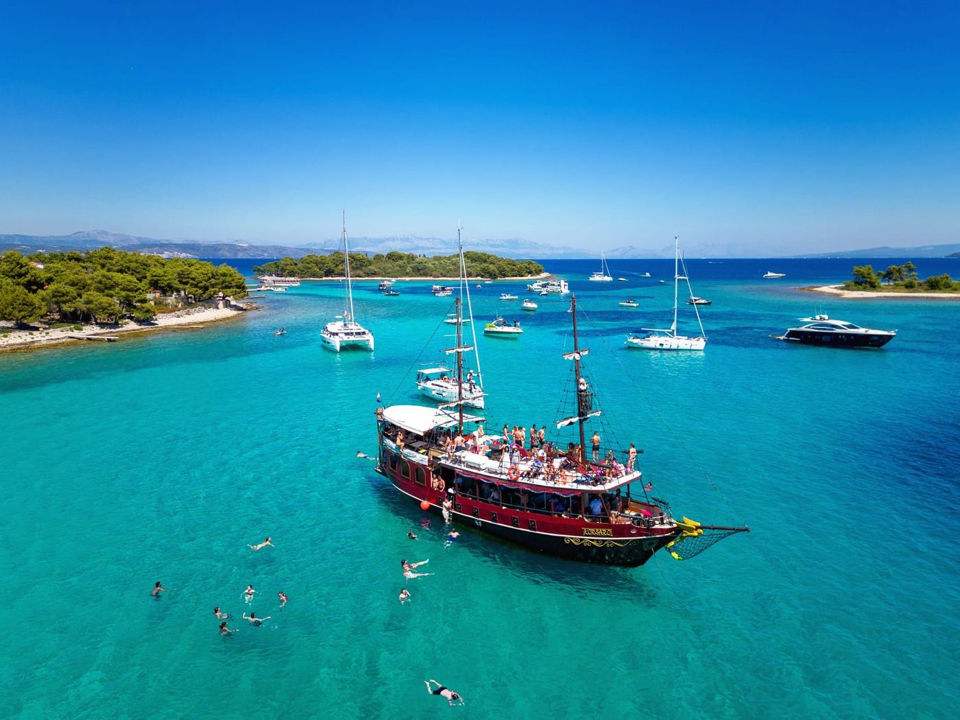 Blue Lagoon with underwater museum | Boat Tours Split